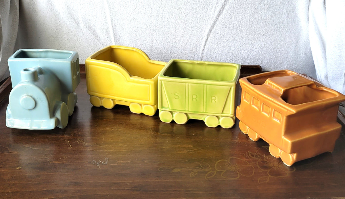 Shawnee Mid-Century Train Planters – Good Find Stores